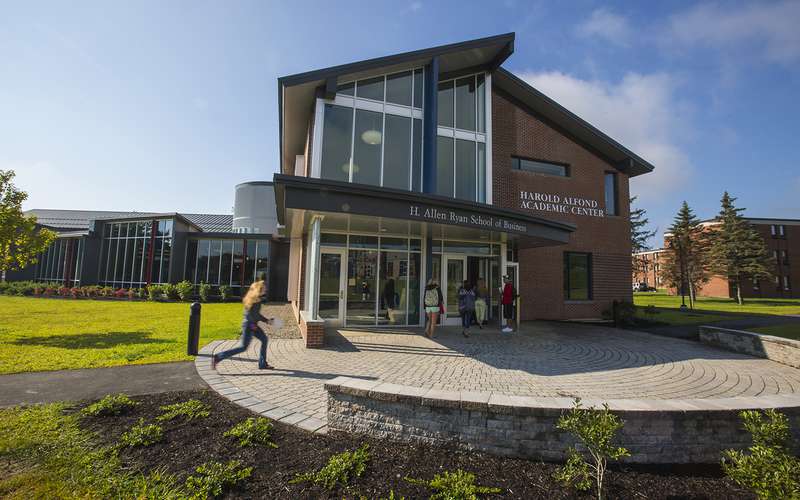 Thomas College - Niche