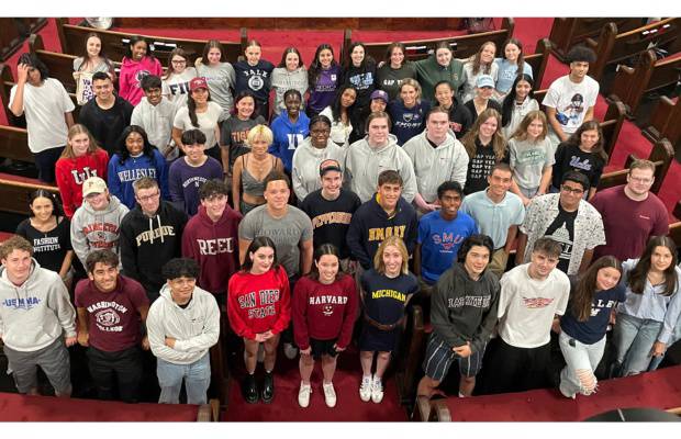 Dwight Global Online School - Niche